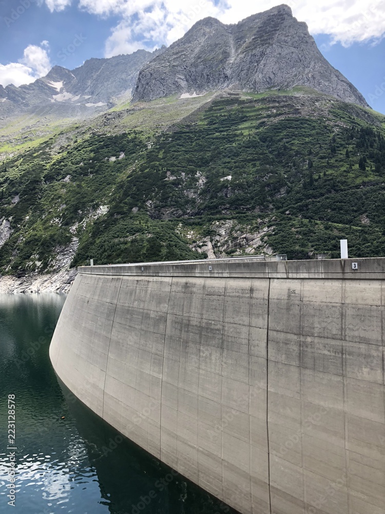 Foto de Staudamm, Stausee, Staumauer, Zillergründl im Zillertal, Tirol ...