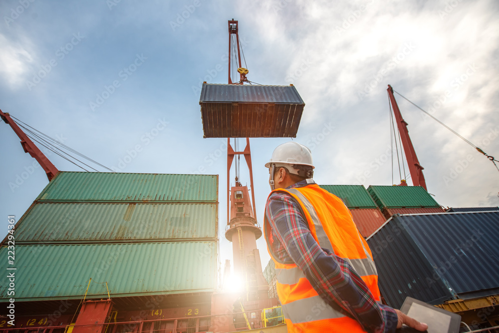the loading and discharging opertion container ship vessel in port ...