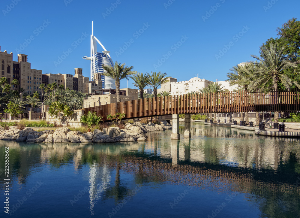 Poster Medinat Jumeirah and Burj Al Arab Luxury Hotel, Dubai, United ...