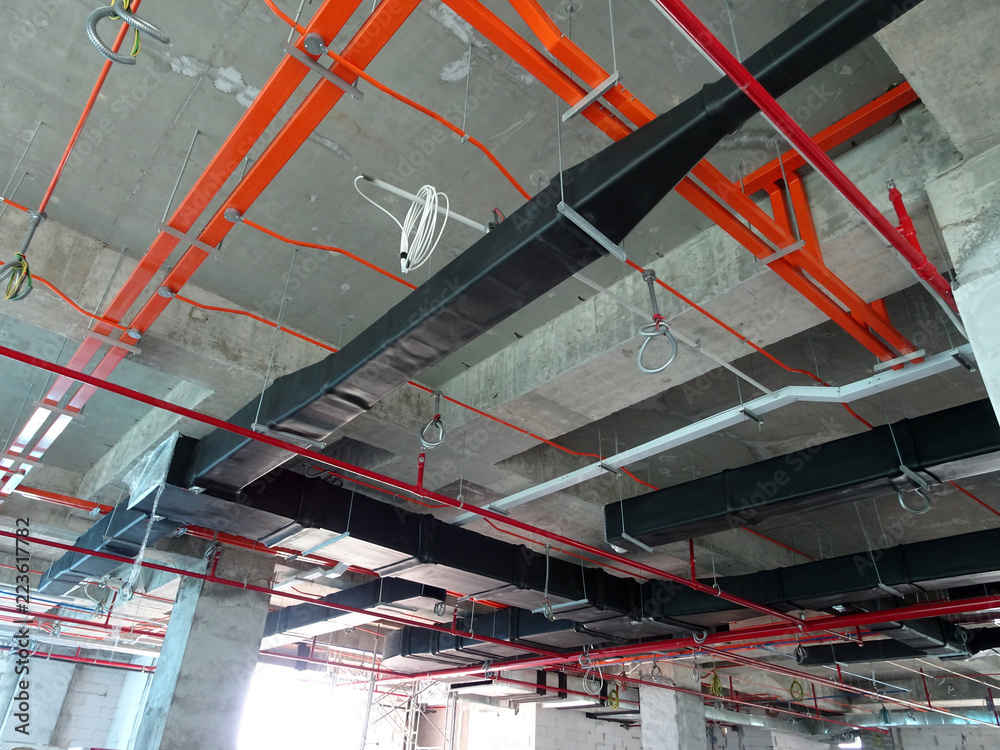Air condition duct and other services above ceiling level coordinated ...