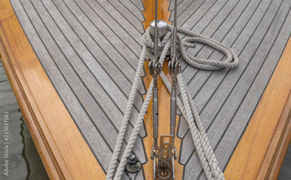 Altes Segelboot aus Holz mit Tee Deck Stock Photo | Adobe Stock