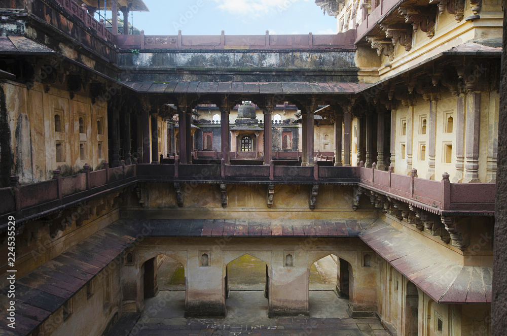 Interior view of Datia Palace. Also known as Bir Singh Palace or Bir ...