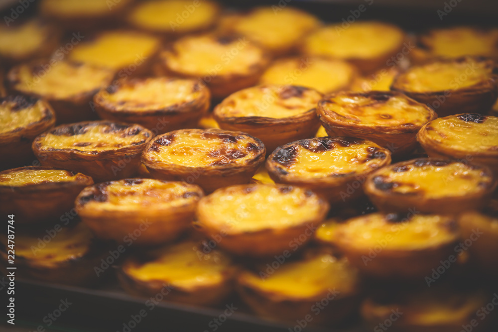 Traditional Portuguese egg tart pasty cakes, dessert Pasteis de nata ...