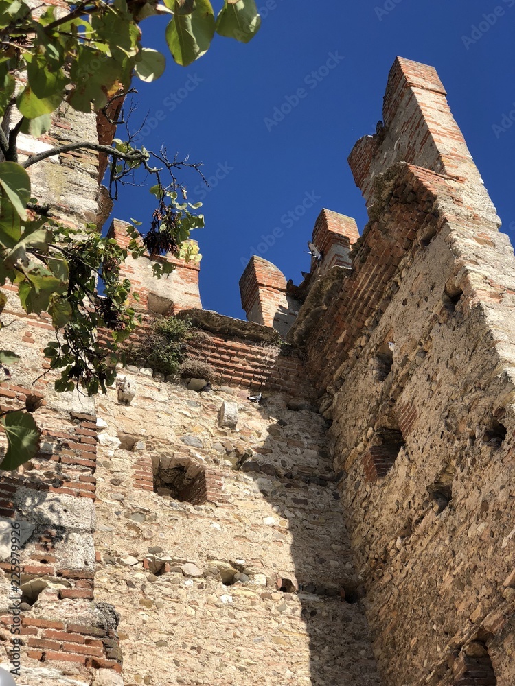 Ruine, Turmruine, Turm, Burg, Schloss Zinnen am Gardasee foto de Stock ...