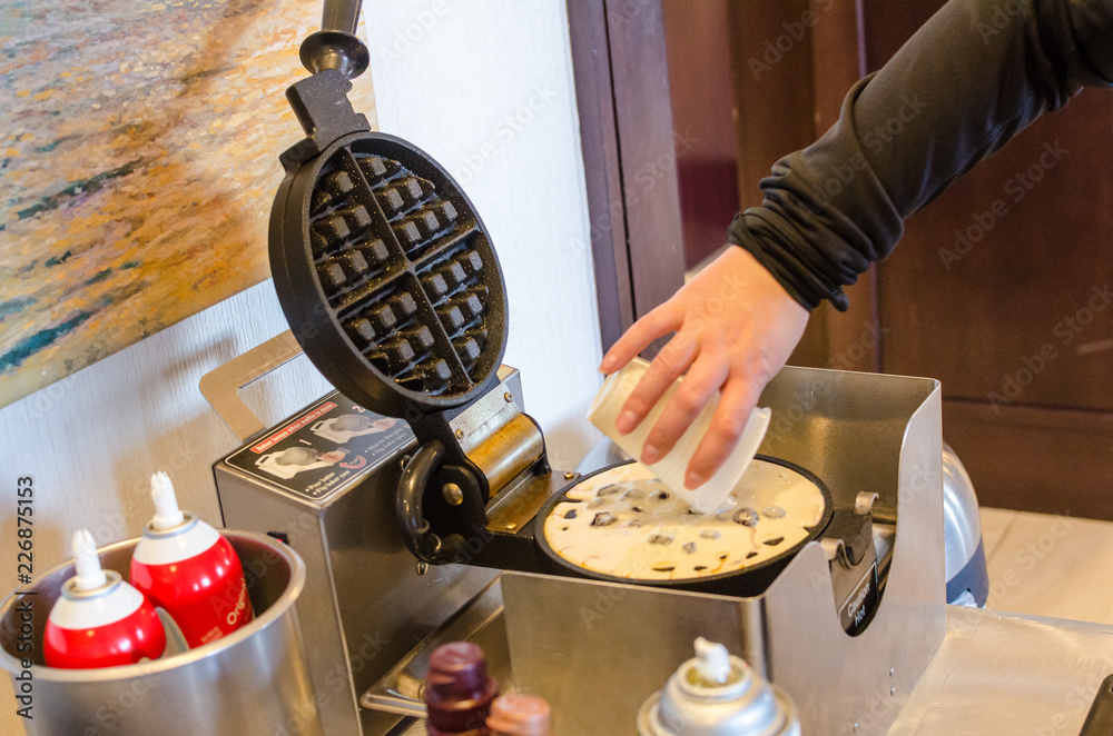 Hotel Waffle Iron
