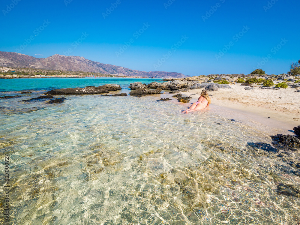 Beautiful blonde sexy curvy girl body on the paradise beach of ...