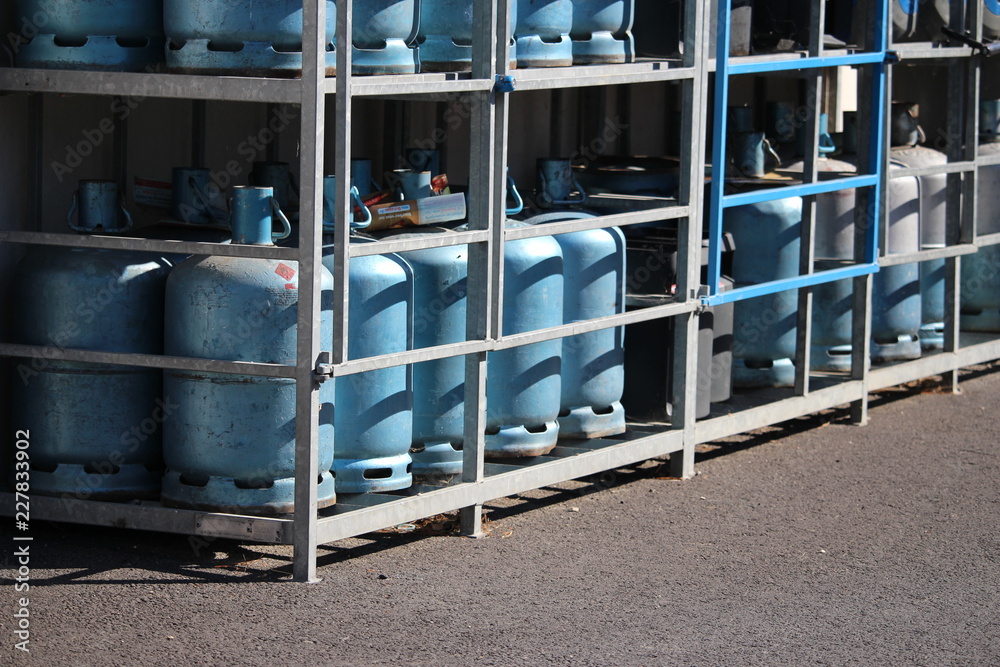 bouteilles de gaz Stock Photo | Adobe Stock