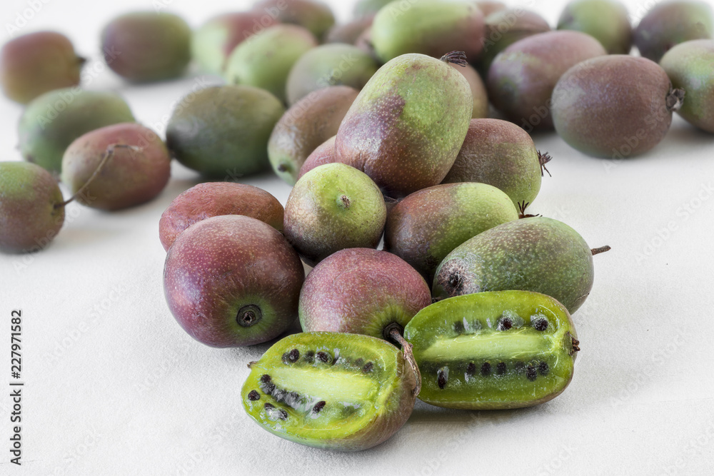 Kiwibeeren Stock Photo | Adobe Stock