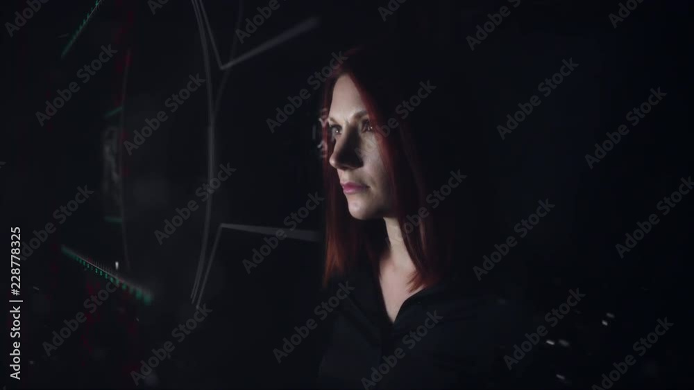 4K Robot Woman Watching An Animated Cgi Screen With AI vídeo do Stock ...