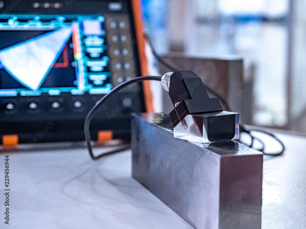 Stockfoto Check the quality of the metal. Measuring device. Ultrasonic ...