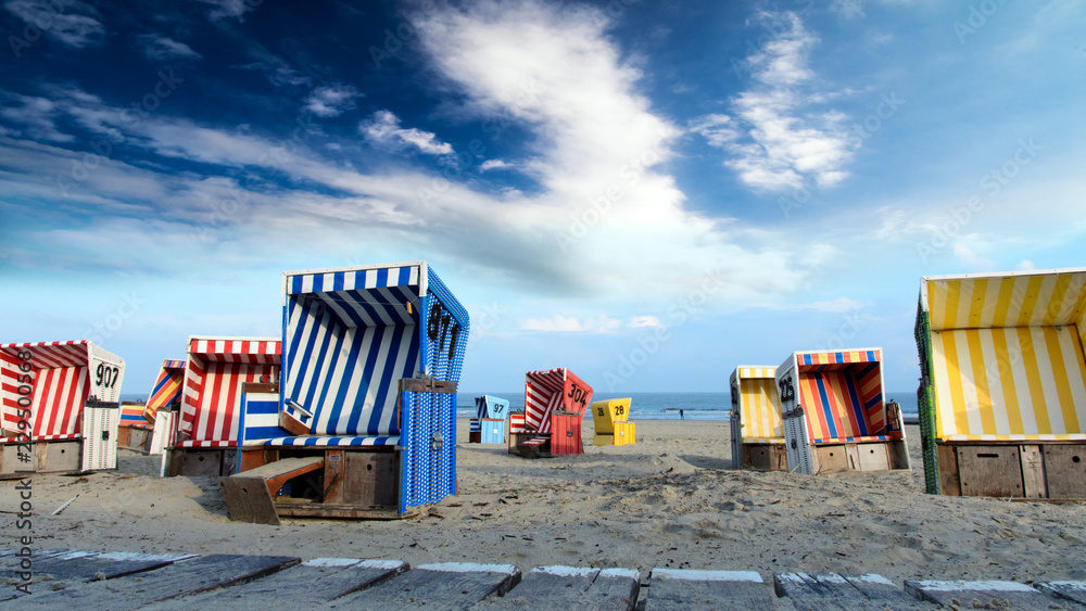 Auszeit, Entspannung, Ruhe, Urlaub in Deutschland: Strandkörbe ...