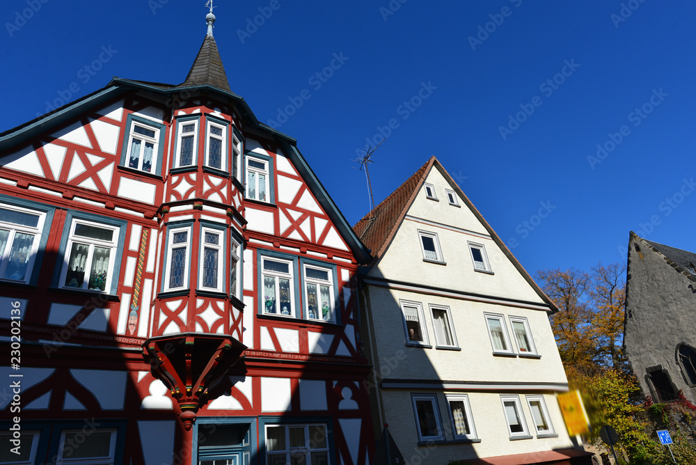 Historische Fachwerkbauten am Marktplatz von Butzbach Stock Photo ...