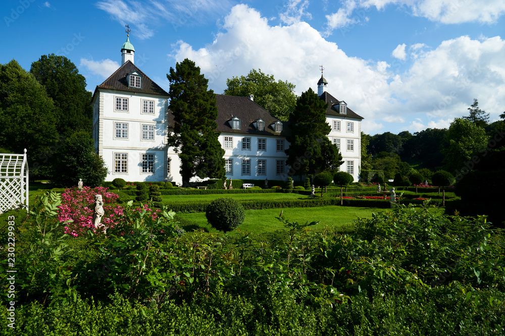 Schloss und Gut Panker in Panker, Kreis Plön, Probstei, Schleswig ...