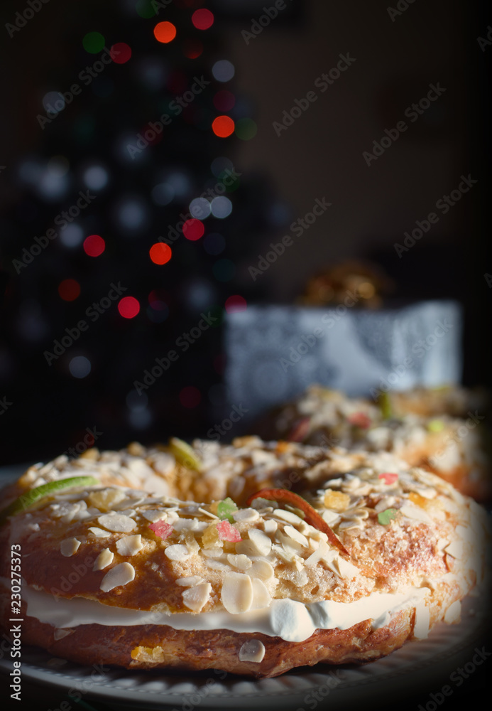 "Roscon de Reyes" (Kings cake), Spanish tradicional cake to celebrate ...