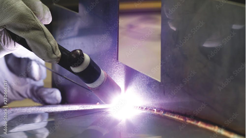 Welder Industrial welding part in Oil and Gas or Petrochemical,Vessel ...