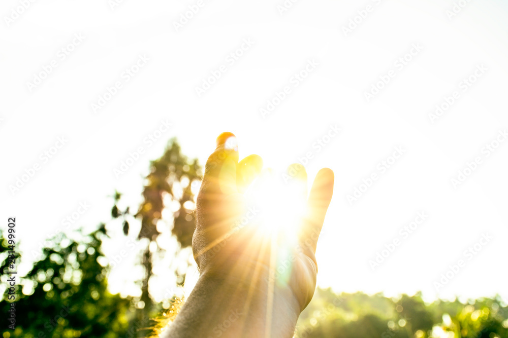 Use hand to touch the sun light in the morning, Pick up the sun, Close ...