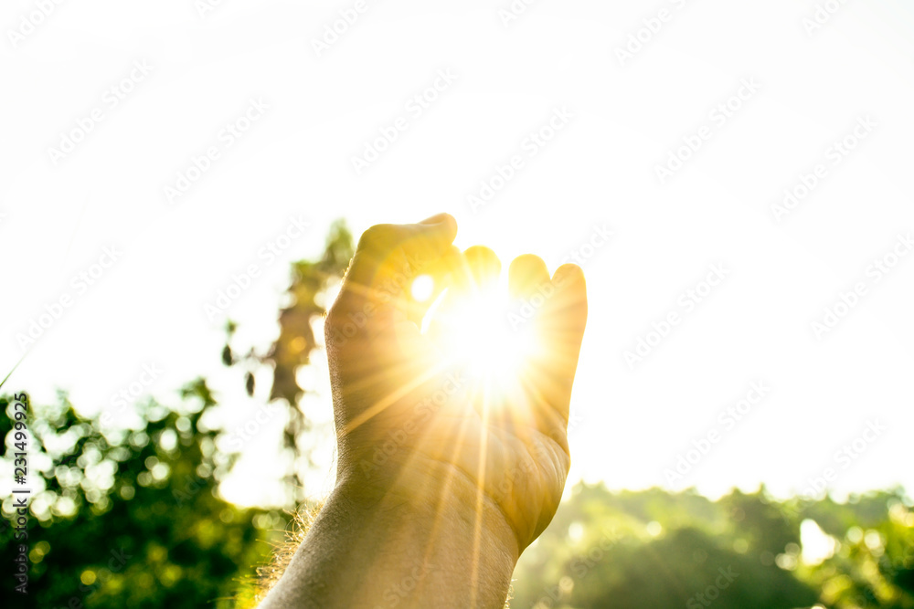 Use hand to touch the sun light in the morning, Pick up the sun, Close ...
