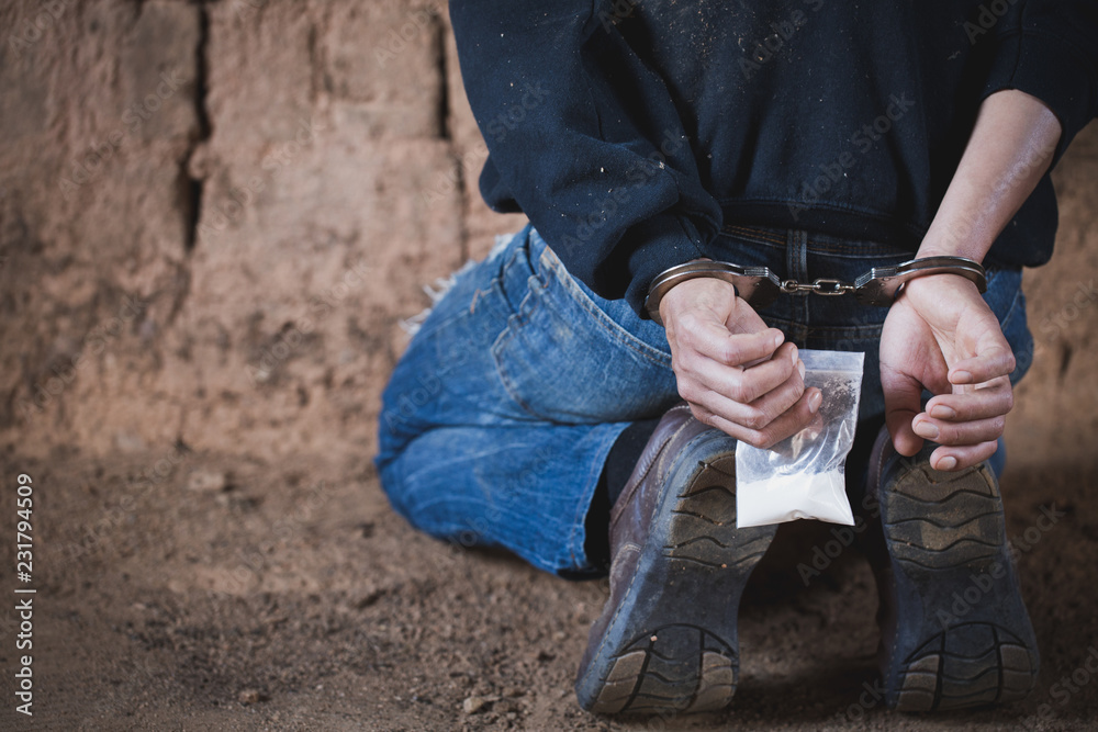 Drug traffickers were arrested along with their heroin. Police arrest ...