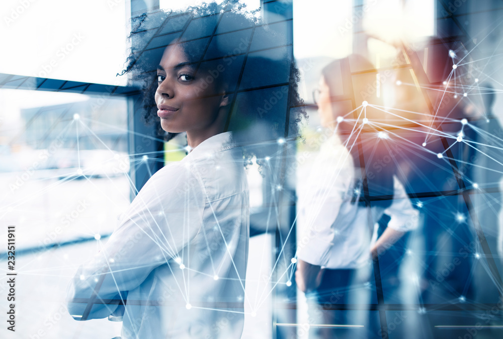 Stockfoto Businessmen that look far for the future. Concept of teamwork ...