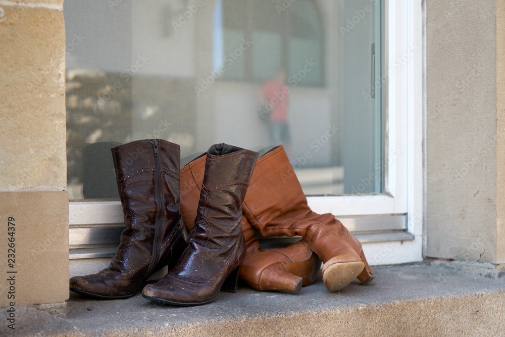 Boots on Window Sill Art & Collectibles Painting etna.com.pe