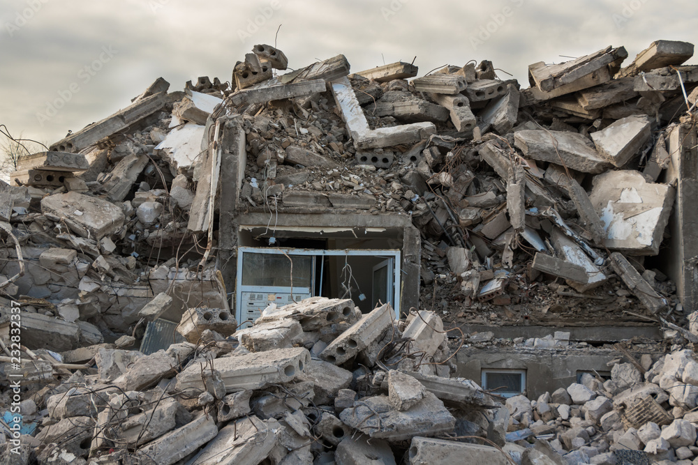 destroyed building - Concrete debris from destroyed building Stock ...