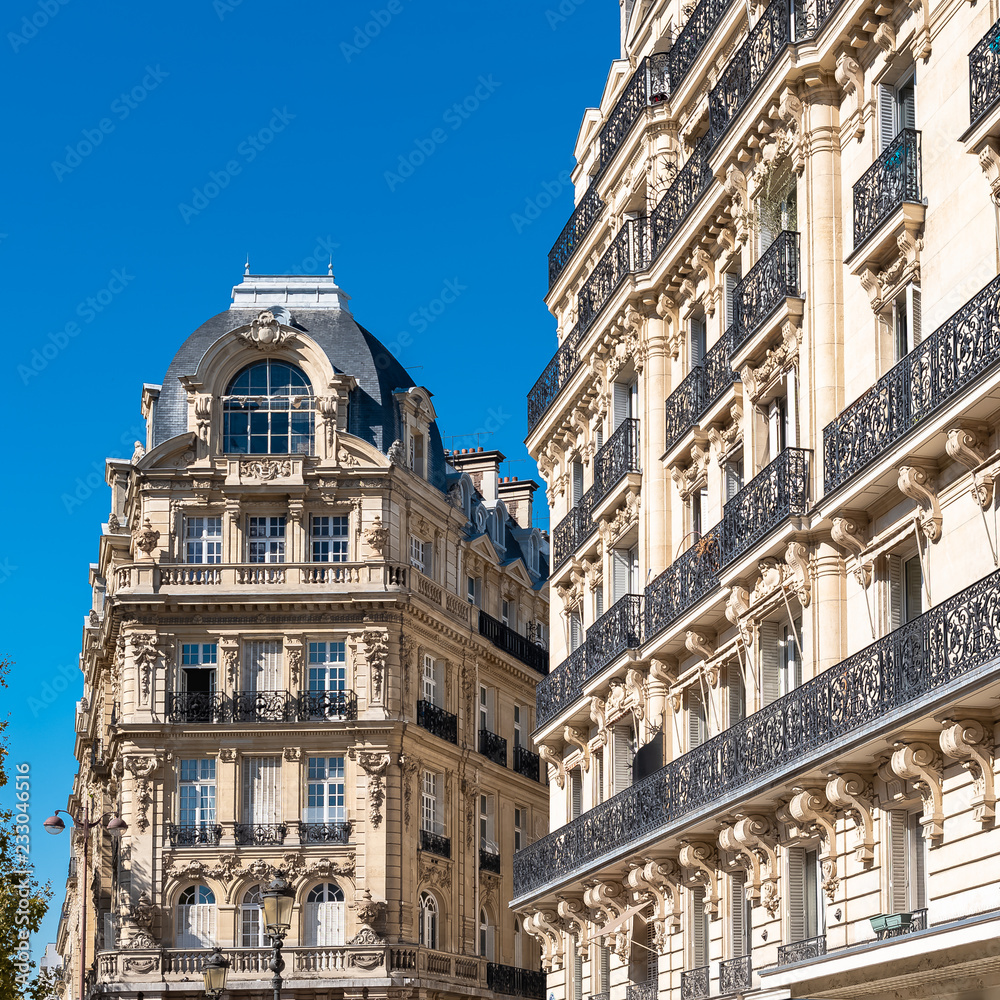 Paris, beautiful building boulevard des Batignolles, typical parisian ...