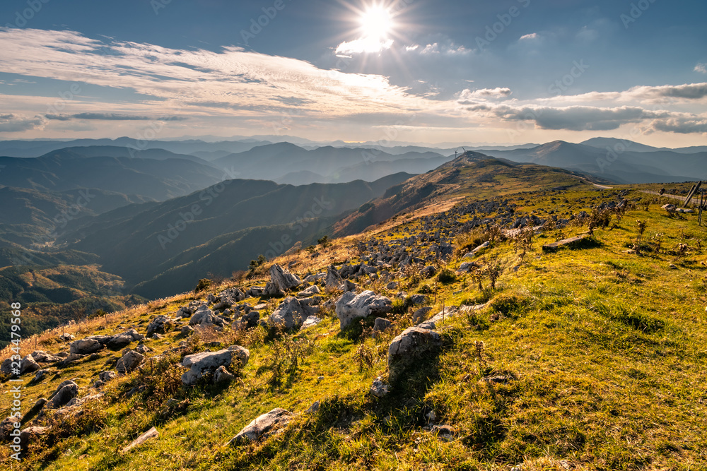 四国カルストの風景 Stock Photo | Adobe Stock