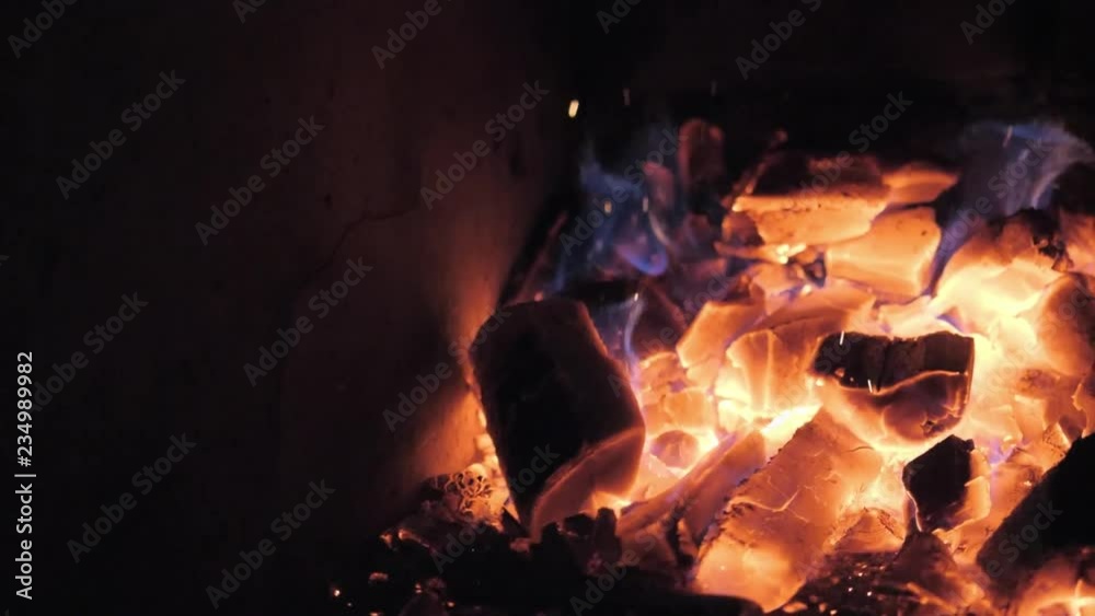 Vidéo Stock Flames and red embers Argentine grill. Fire and grill ...