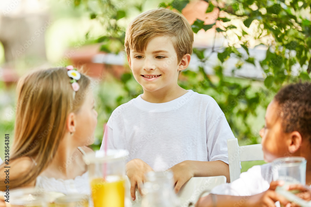 Junge und andere Kinder im Kindergarten Stock Photo | Adobe Stock
