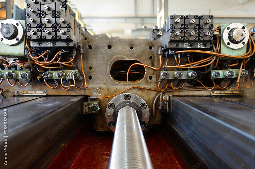 Ball screw, high quality for industrial machine tools. Repair of ...