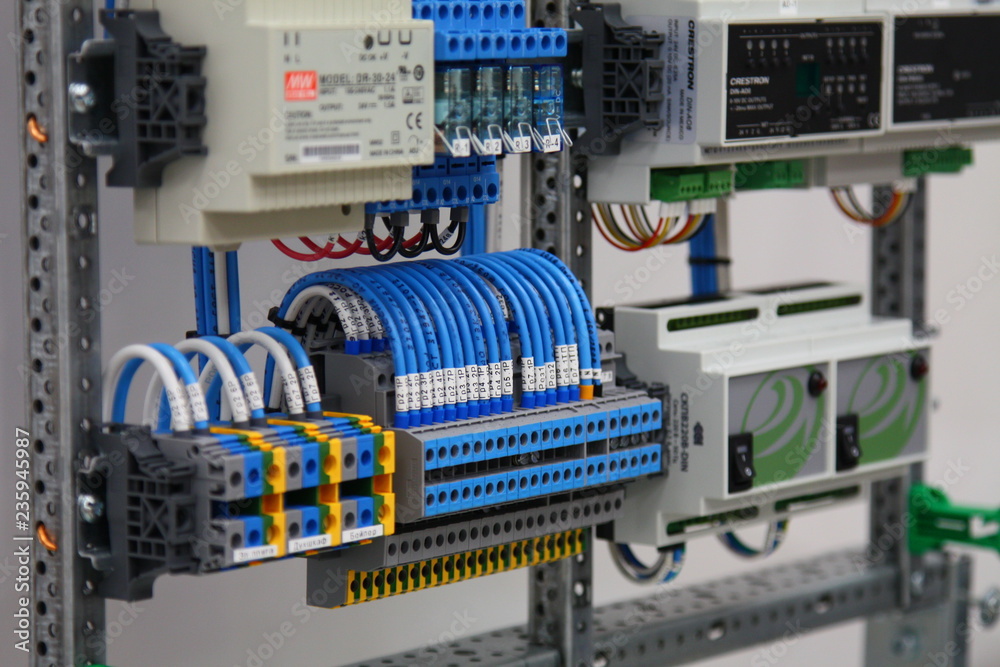 Installation of an electrical panel with difautomatics and automatic ...