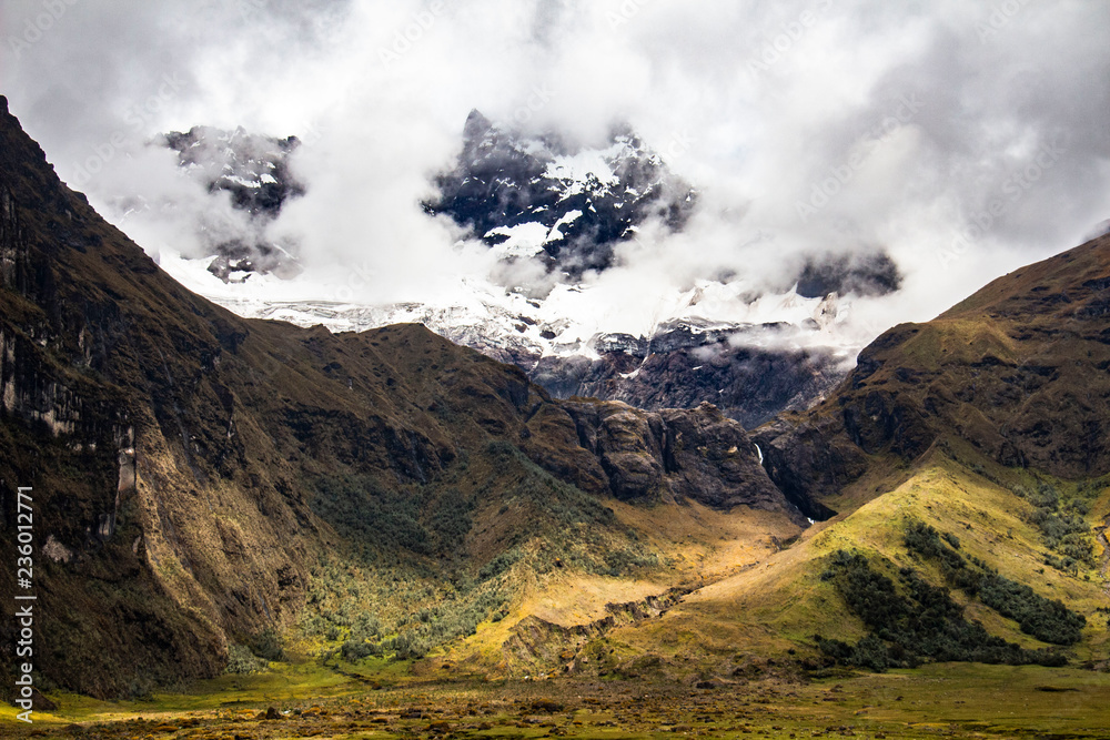 Splendido trekking al vulcano El Altar, Ecuador Stock Photo | Adobe Stock
