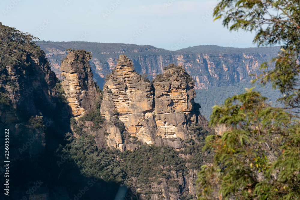 Famous Three sisters rock From Around Echo Point formation - Their ...