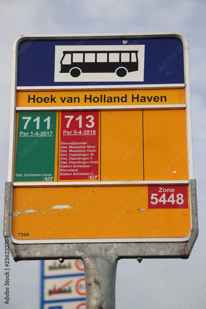 Foto de Sign at temporary bus station Hoek van Holland where stop is ...