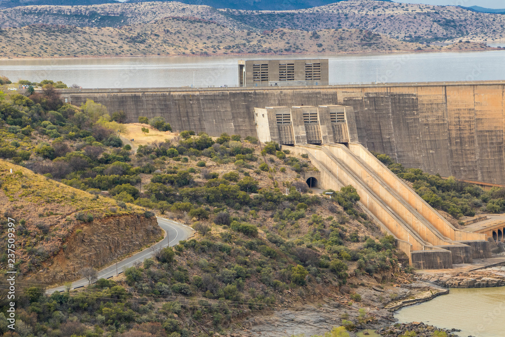 Gariep dam on the Orange River in South Africa, the largest dam in ...