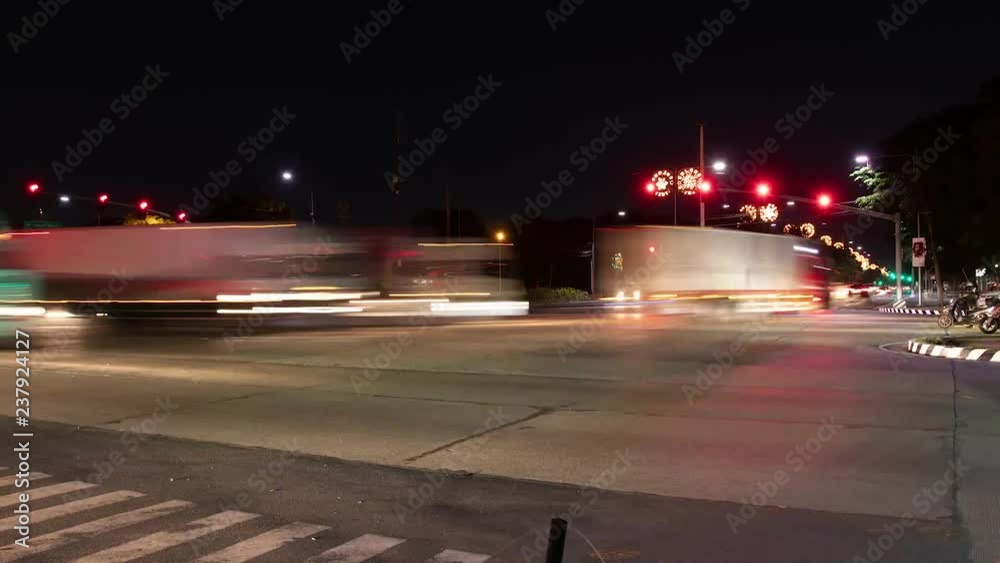Video „A Traffic time lapse shot at night in Manila, The Philippines ...