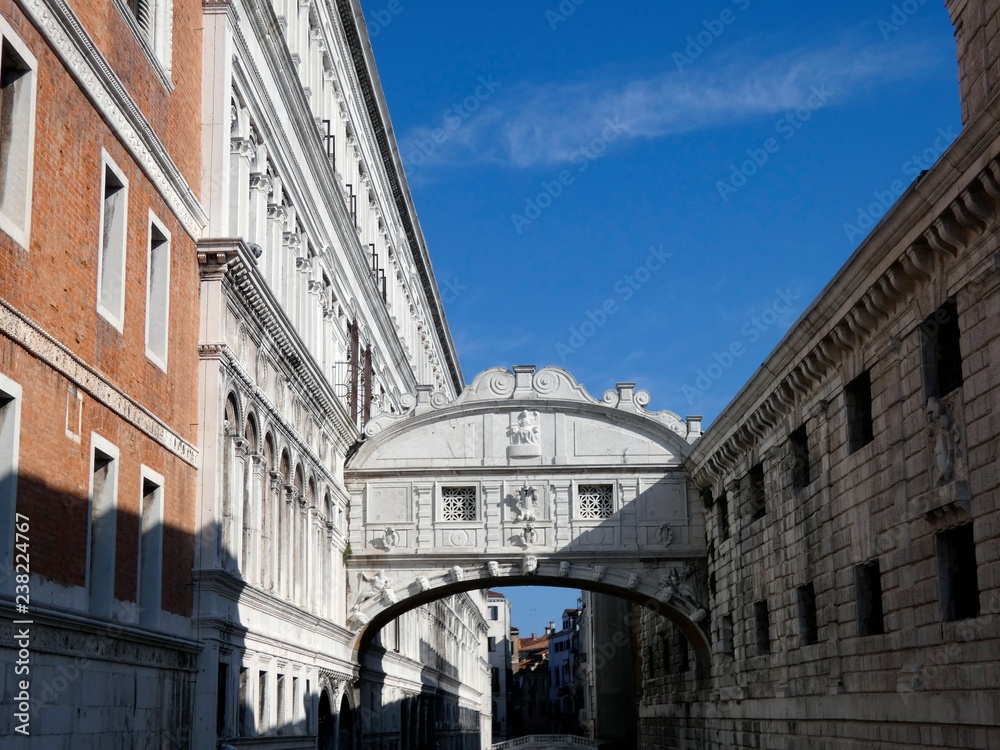 Puente de los Suspiros,Ponte dei Sospiri, Venecia. Une el Palacio Ducal ...