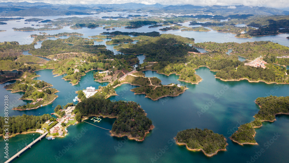 Fotografía aérea del embalse de Guatapé, Antioquia (Colombia) Stock ...