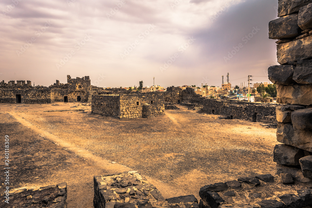 Foto de Qasr al Azraq - September 30, 2018: Ancient castle of Qasr al ...