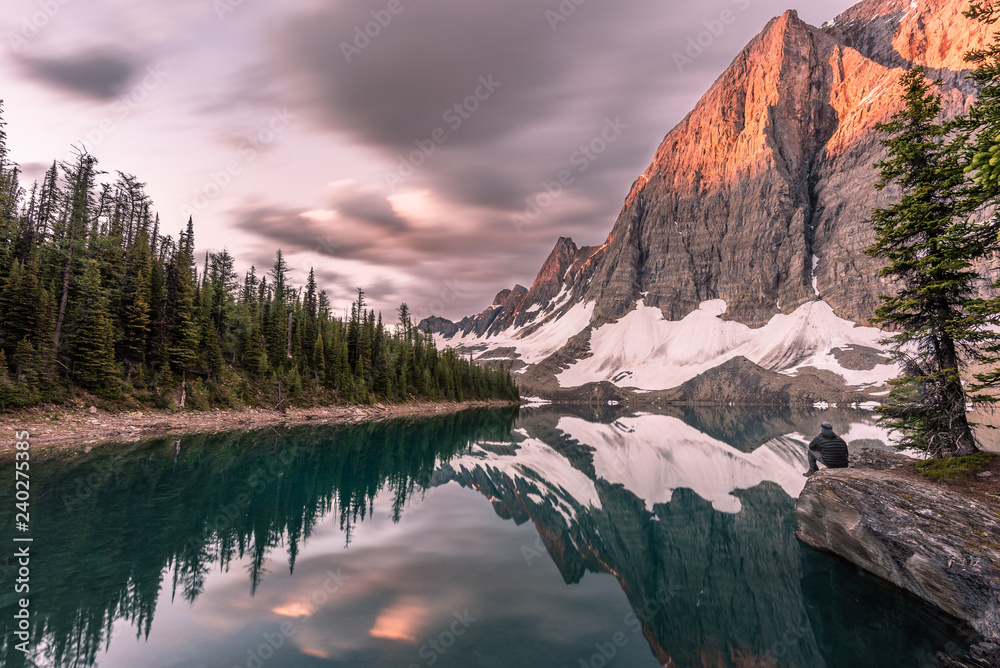 Floe Lake and its surrounds on the beautiful Rockwall trail Stock Photo ...