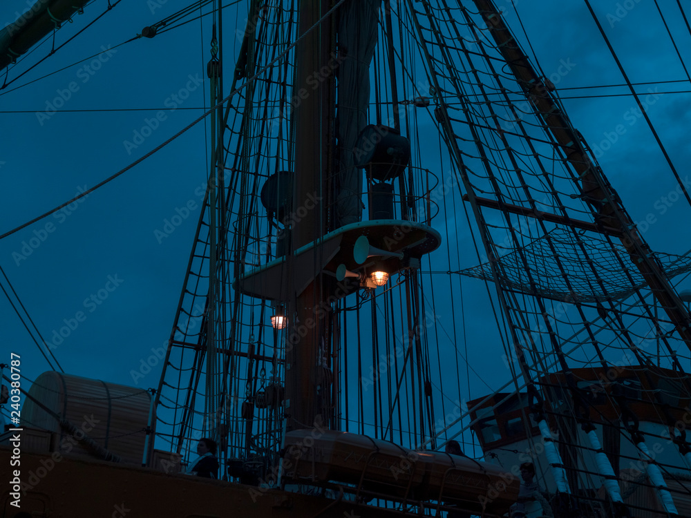 Masts and the rigging of ancient sailboat on nignt sky background ...