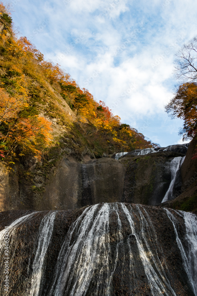 Autumn leaves of Fukuroda Falls in Daigo-cho, Kuji-district, Ibaraki ...