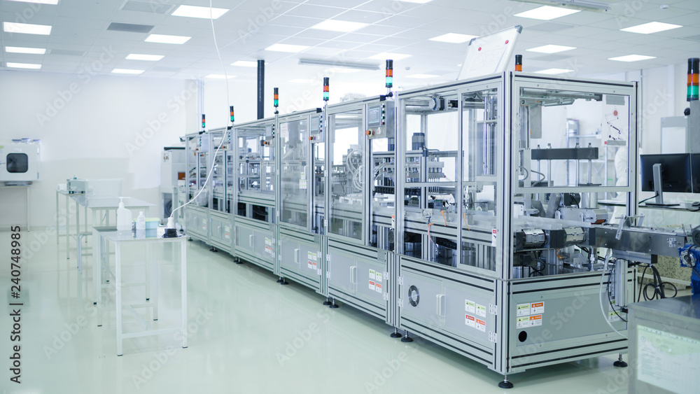 Zdjęcie Stock: Shot of Sterile Precision Manufacturing Laboratory with ...