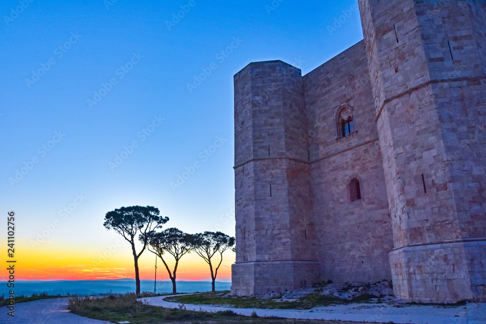 Italy, Castel del Monte, UNESCO heritage site, 13th century fortress ...
