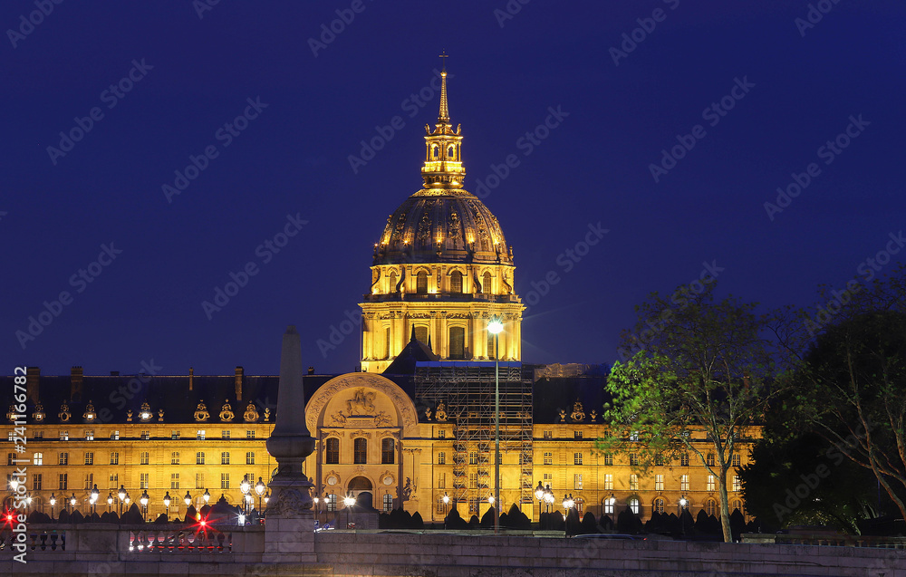 Chapel of Saint-Louis-des-Invalides 1679 in Les Invalides National ...