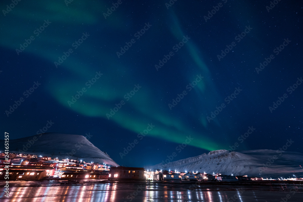 The polar arctic Northern lights aurora borealis sky star in Norway ...