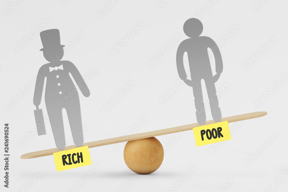 Poor and rich people on balance scale - Concept of social inequality ...