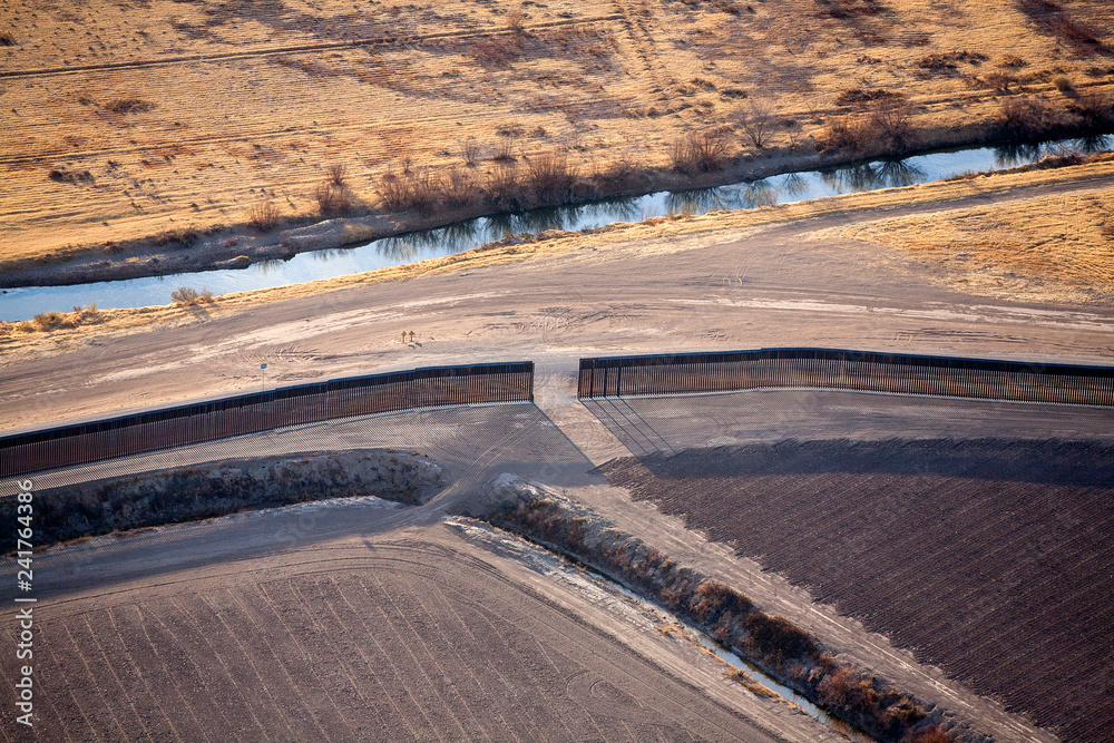 Aerial view of the US/Mexico border and border fence, Texas, USA Stock ...