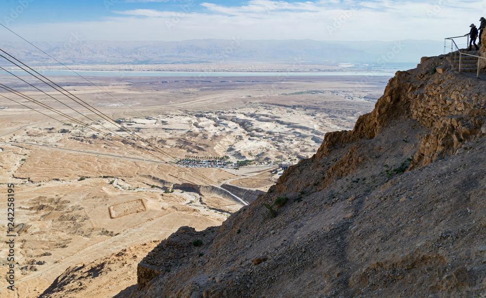 Foto de hikers view of the dead sea from the top of the snake path that ...