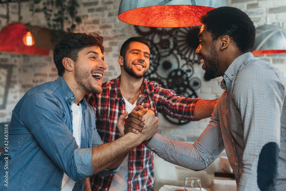 Foto de Old friends meeting. Three friends meet in pub do Stock | Adobe ...